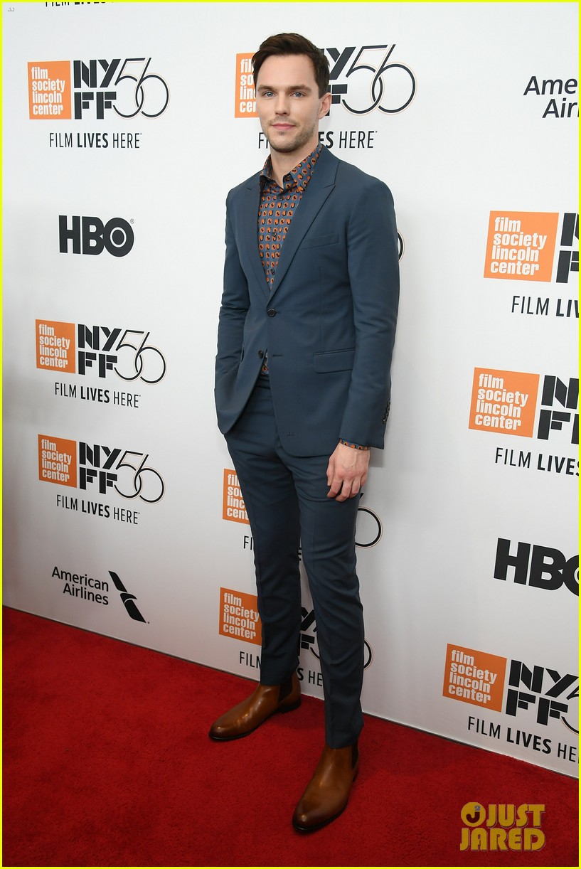 Emma Stone Joins Joe Alwyn & Nicholas Hoult at 'The Favourite' Premiere ...