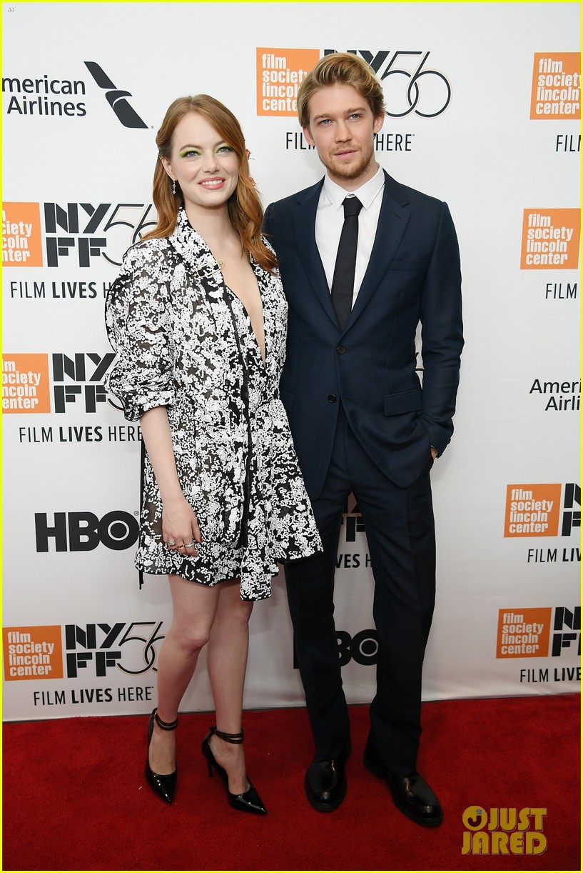 Emma Stone Joins Joe Alwyn & Nicholas Hoult at 'The Favourite' Premiere ...