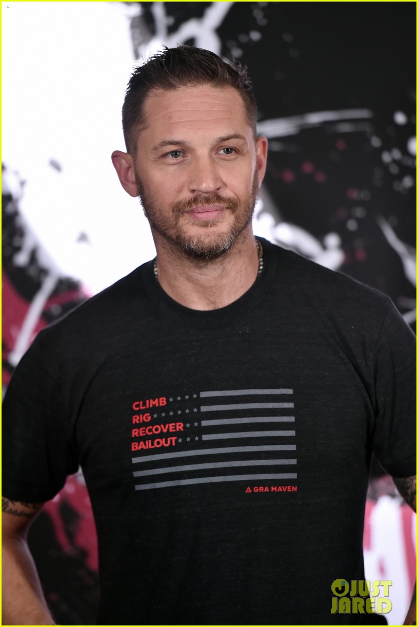 Tom Hardy Kisses Michelle Williams in New 'Venom' Clip!: Photo 4154915 | Jenny Slate, Michelle ...