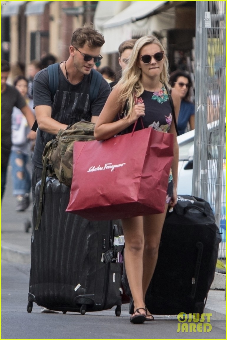 Mamma Mia's Jeremy Irvine Flaunts PDA with Girlfriend Jodie Spencer in ...