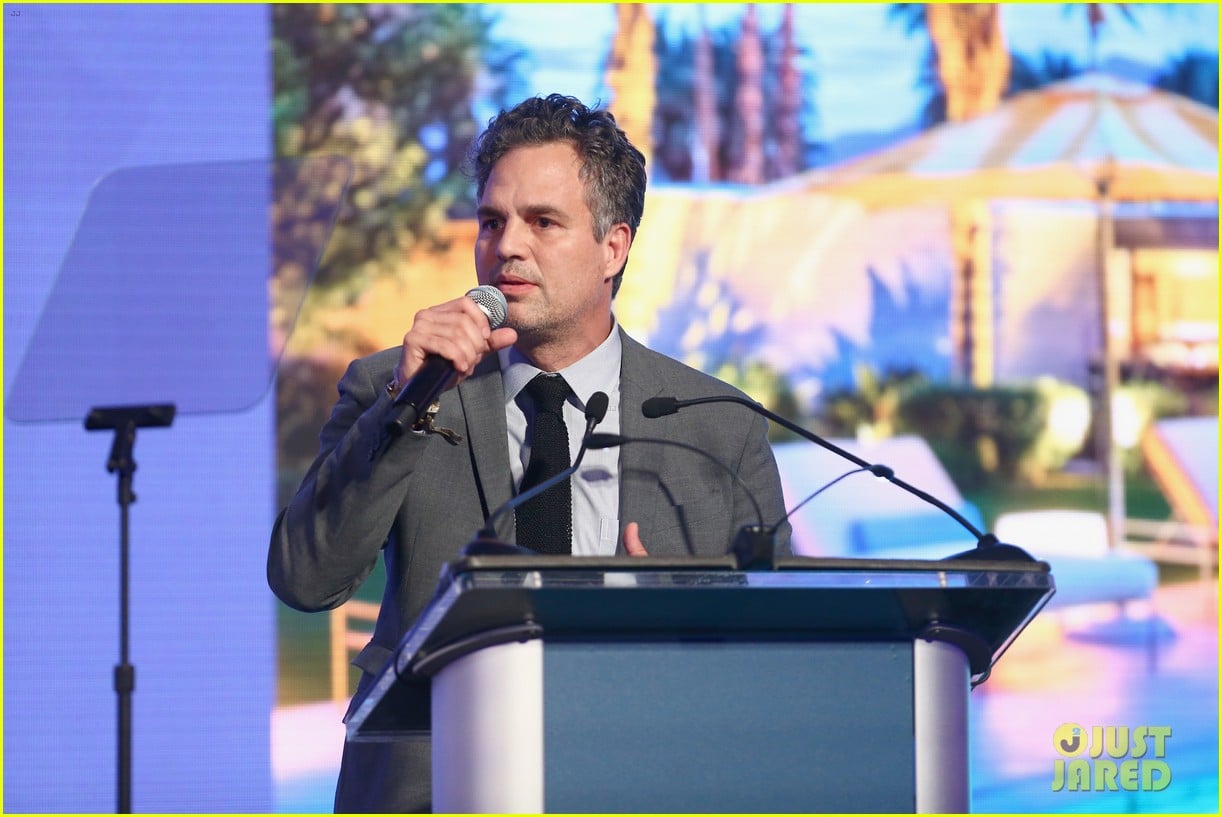 Leonardo DiCaprio's Foundation Celebrates 20 Year Anniversary at Star ...