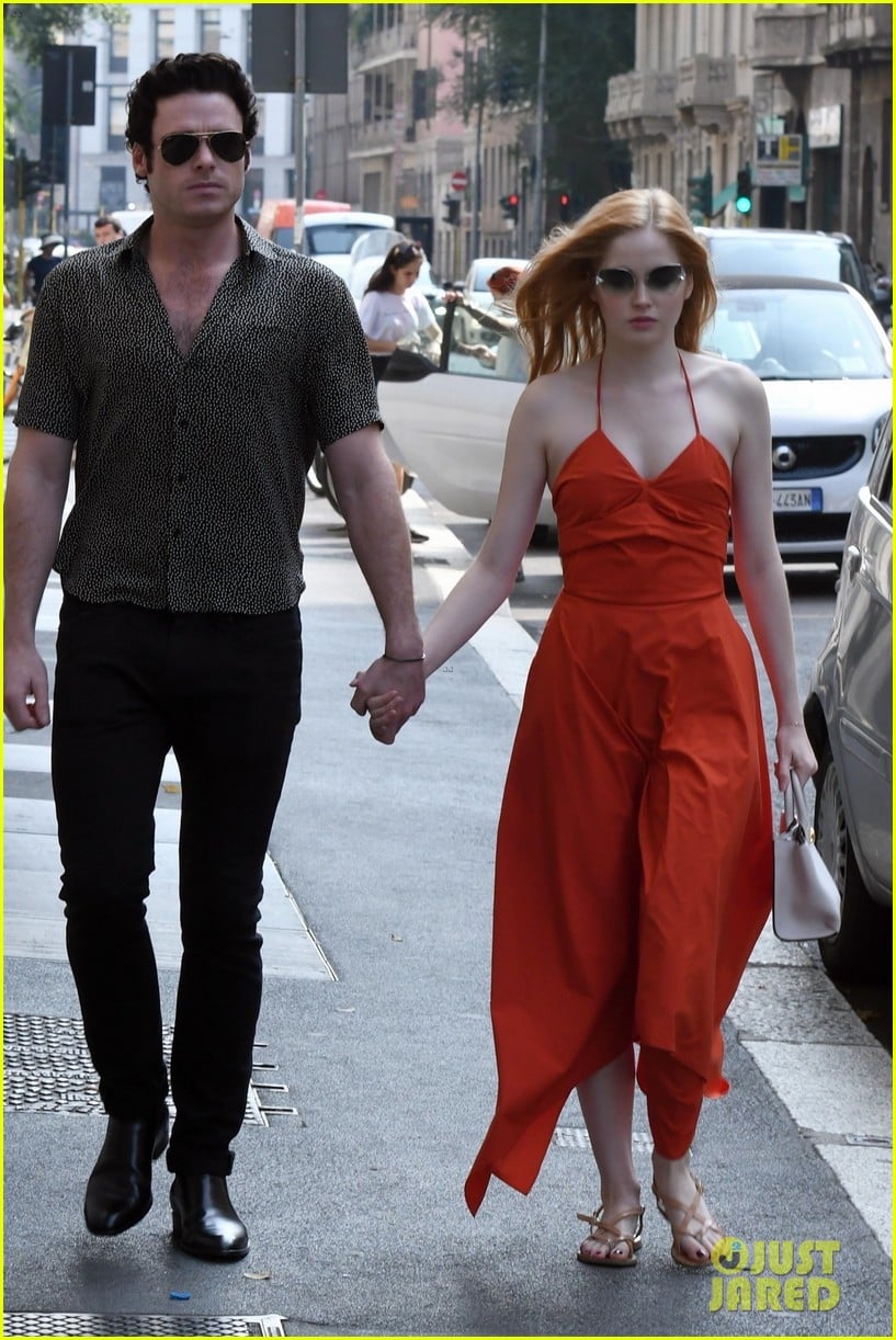 Richard Madden & Girlfriend Ellie Bamber Hold Hands During Milan ...