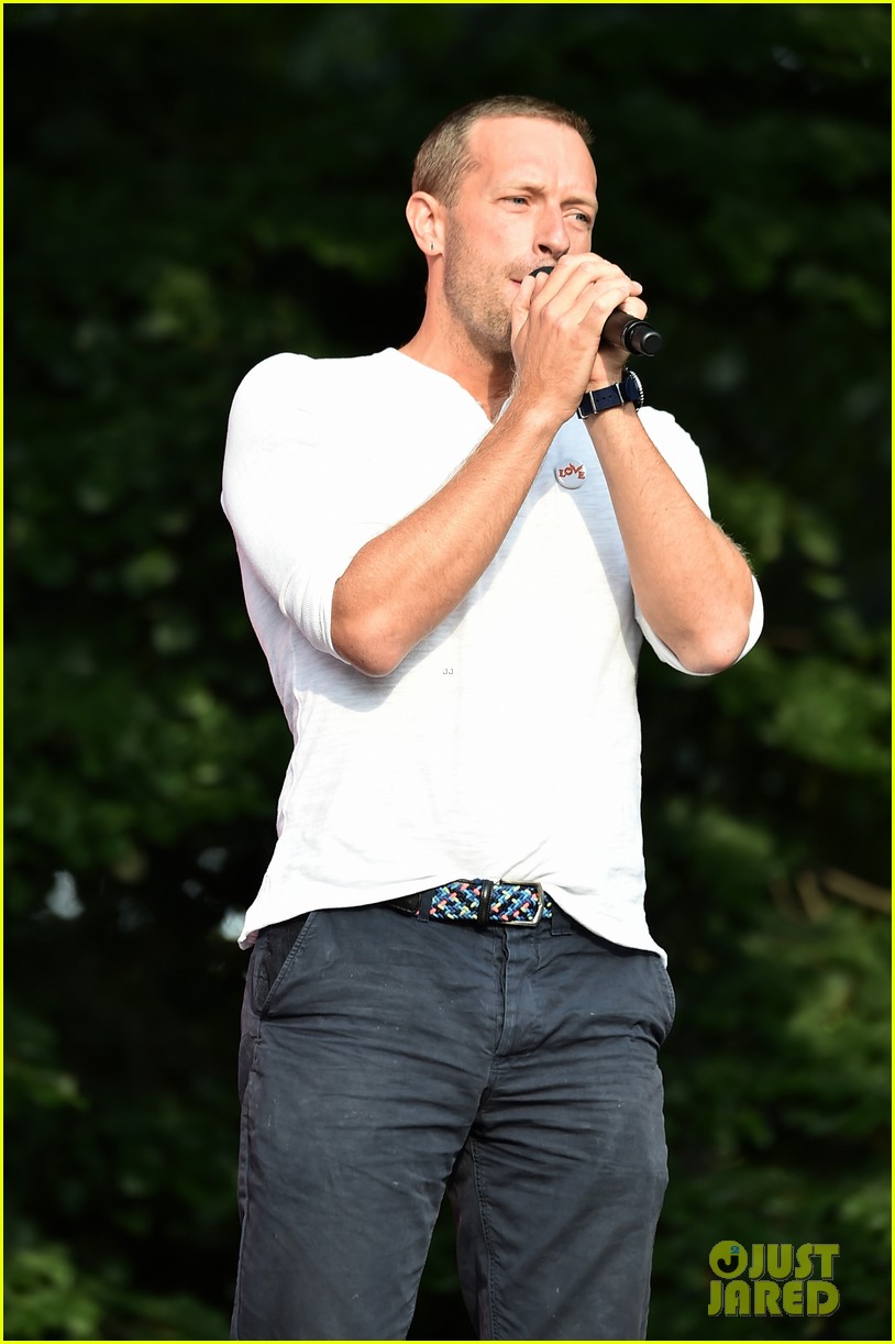 Chris Martin Performs at Global Citizen Festival 2018 as Ex Wife ...