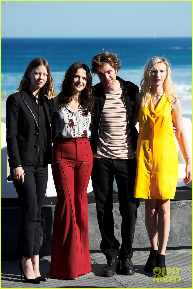 Robert Pattinson Joins Mia Goth & 'High Life' Cast at San Sebastian ...