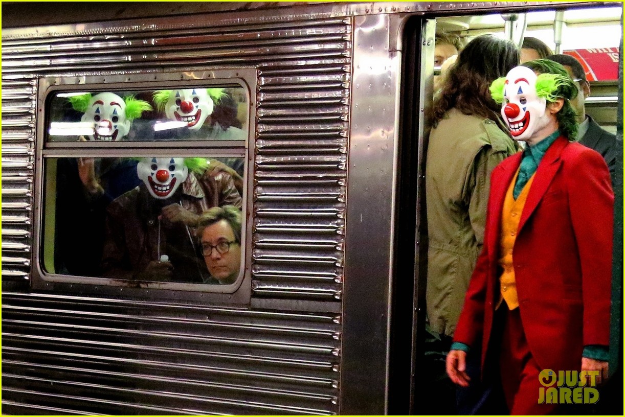 Joaquin Phoenix Transforms into The Joker While Filming Riot Scene ...