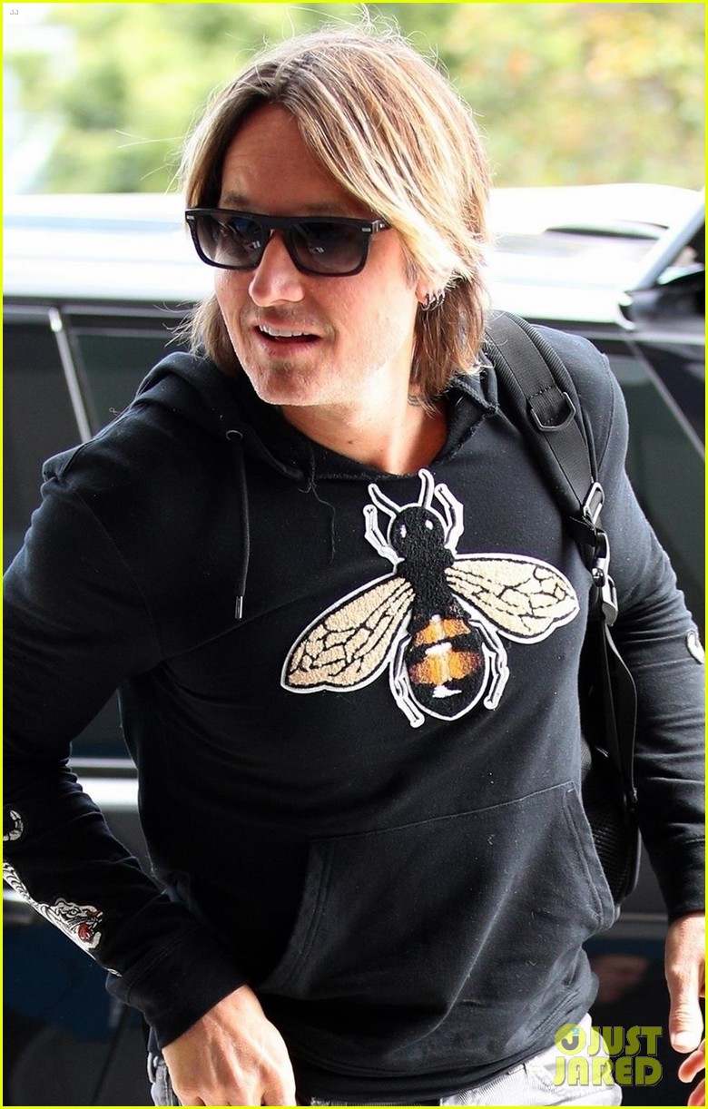 Keith Urban is All Smiles Jetting Out of Sydney!: Photo 4139031 | Keith ...