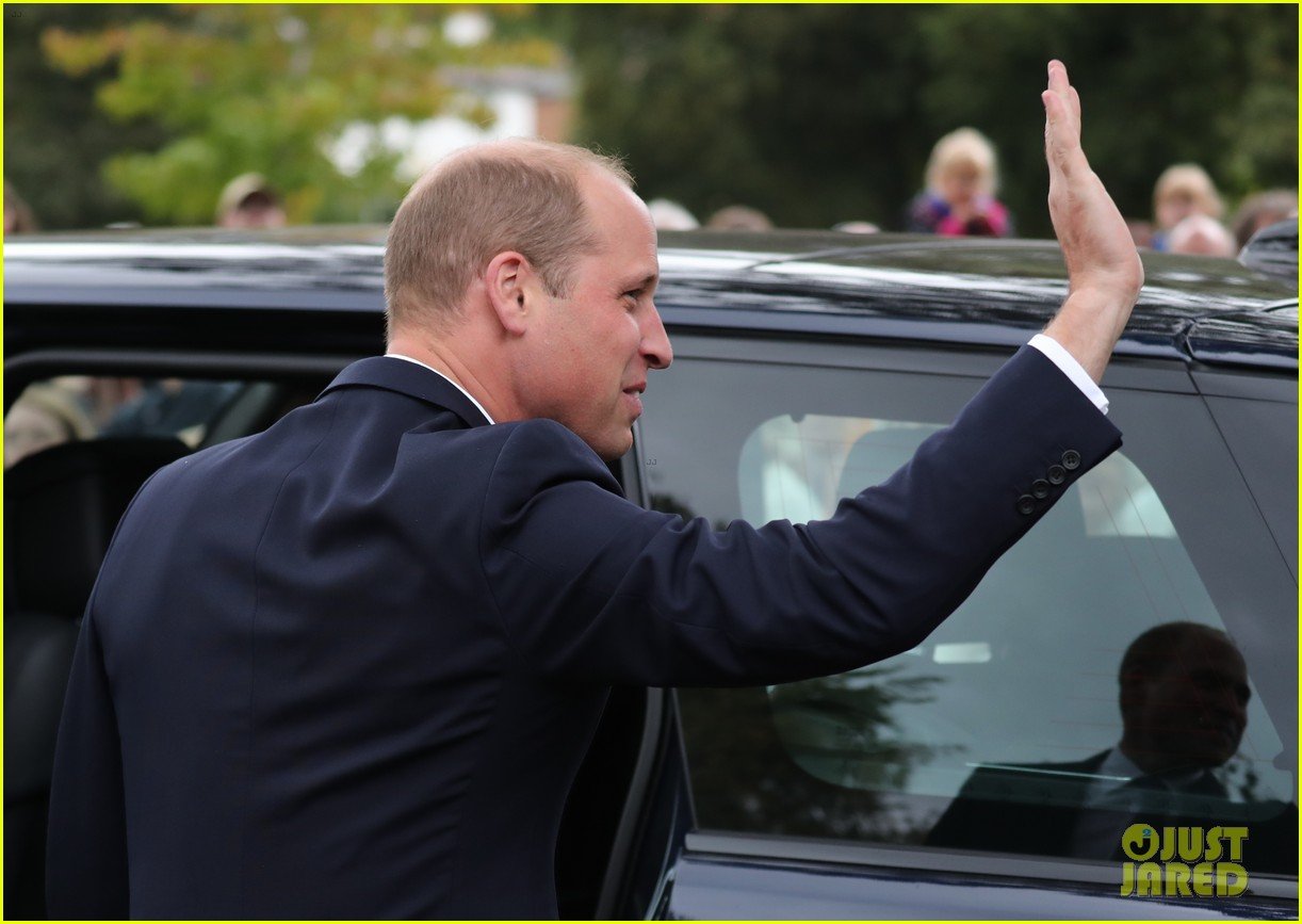 Prince William Unveils Holocaust War Hero Frank Foley Memorial Statue ...