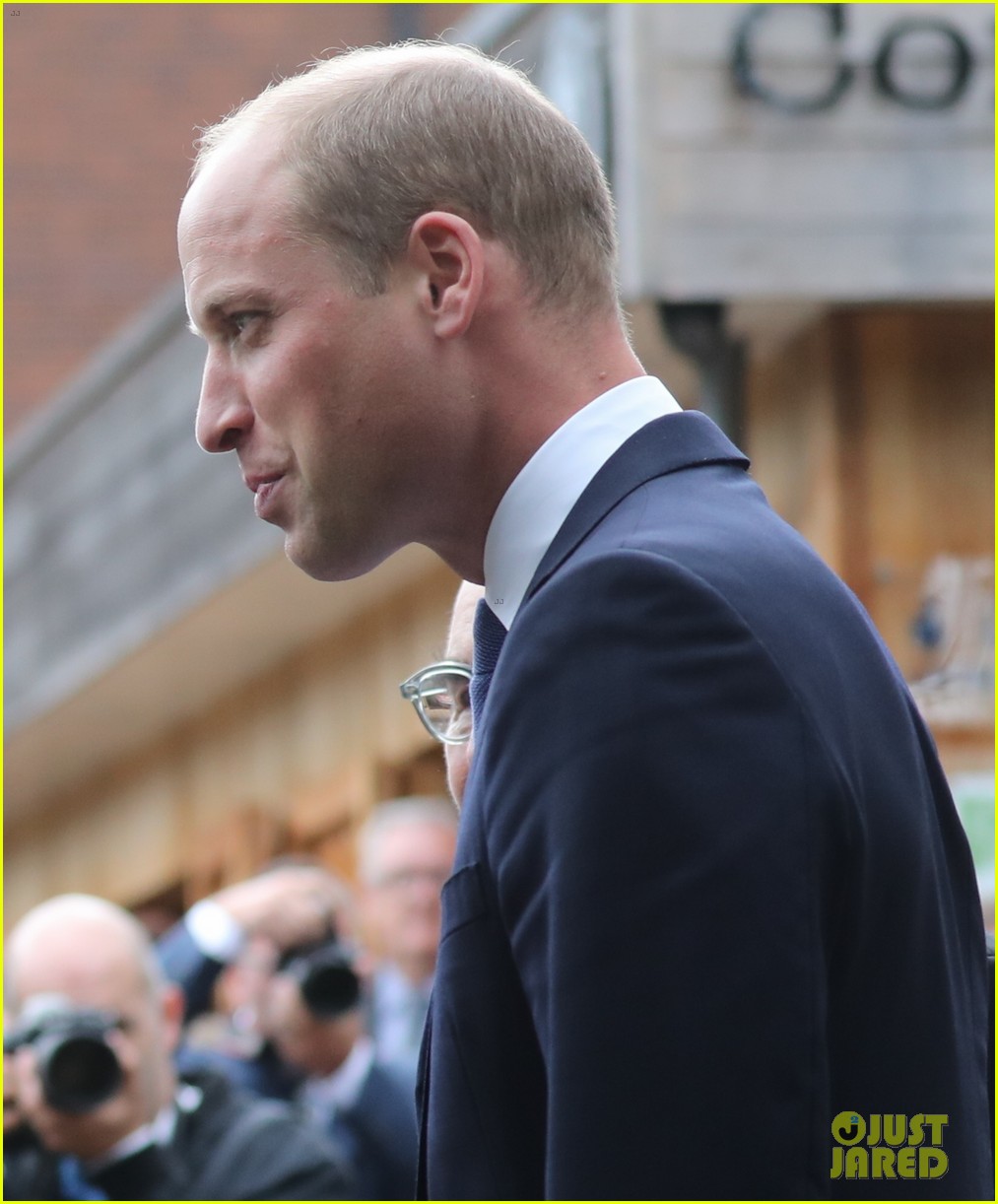 Prince William Unveils Holocaust War Hero Frank Foley Memorial Statue ...