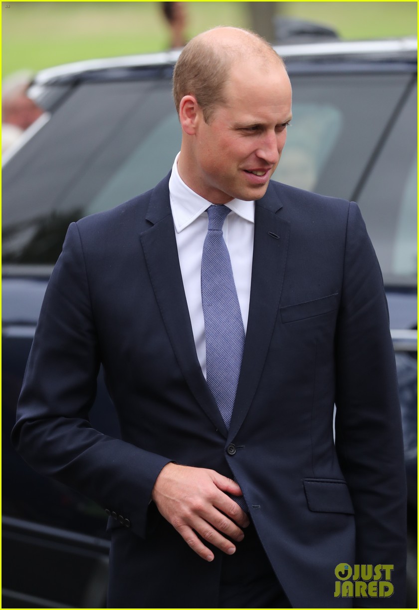 Prince William Unveils Holocaust War Hero Frank Foley Memorial Statue ...