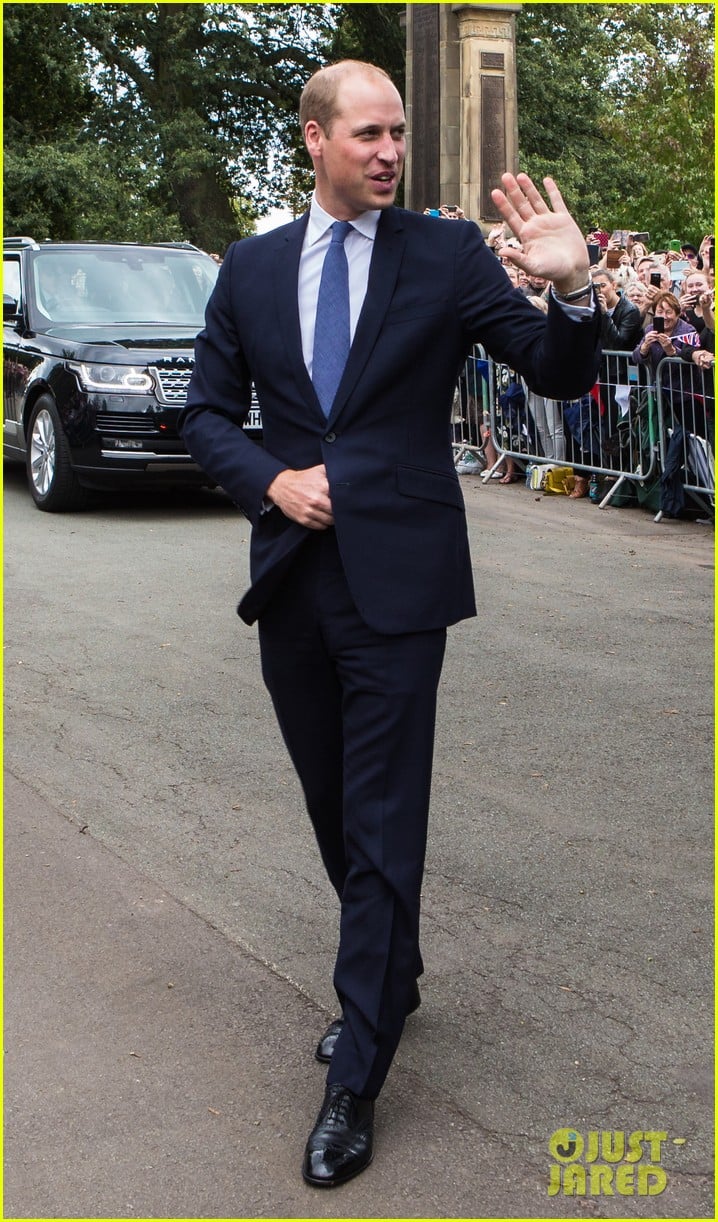 Prince William Unveils Holocaust War Hero Frank Foley Memorial Statue ...