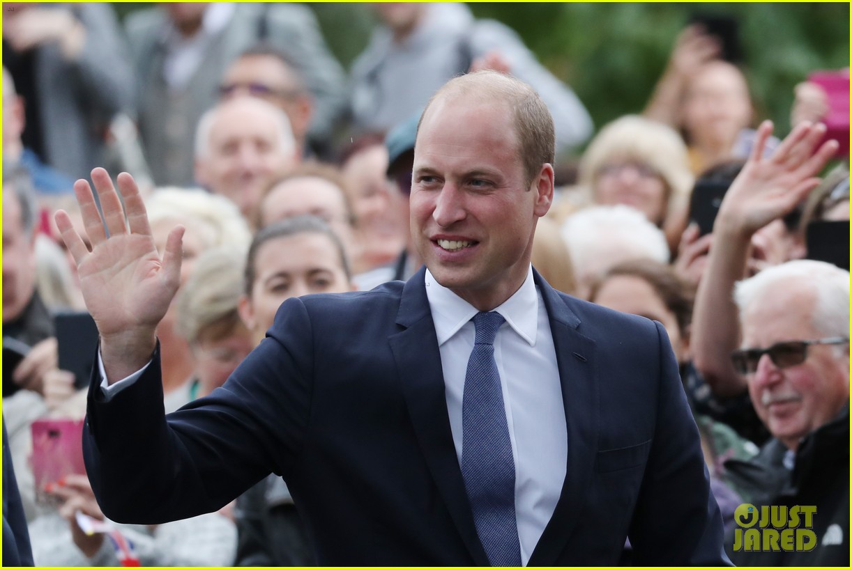 Prince William Unveils Holocaust War Hero Frank Foley Memorial Statue ...