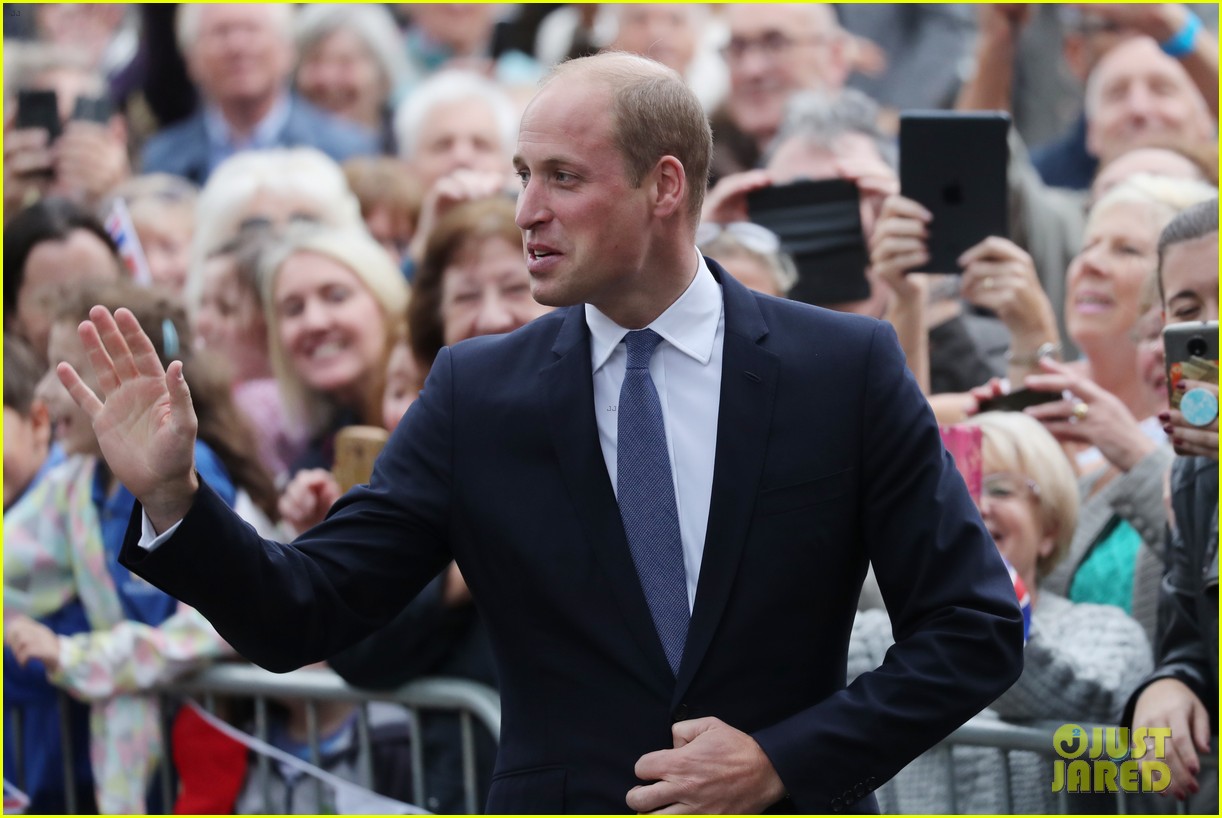 Prince William Unveils Holocaust War Hero Frank Foley Memorial Statue ...