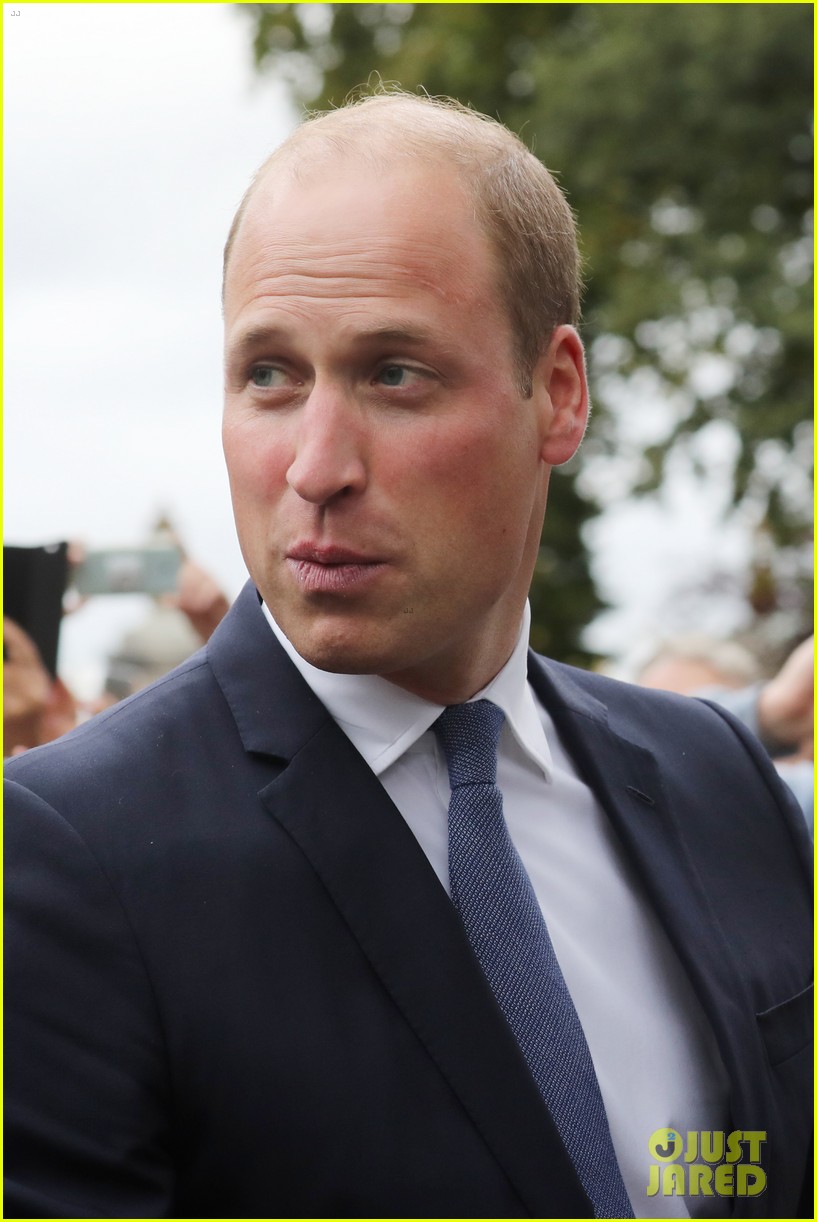 Prince William Unveils Holocaust War Hero Frank Foley Memorial Statue ...