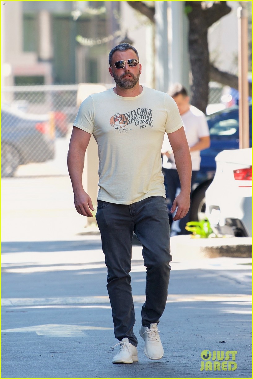 Ben Affleck Looks So Buff in New Photos!: Photo 4157180 | Ben Affleck ...