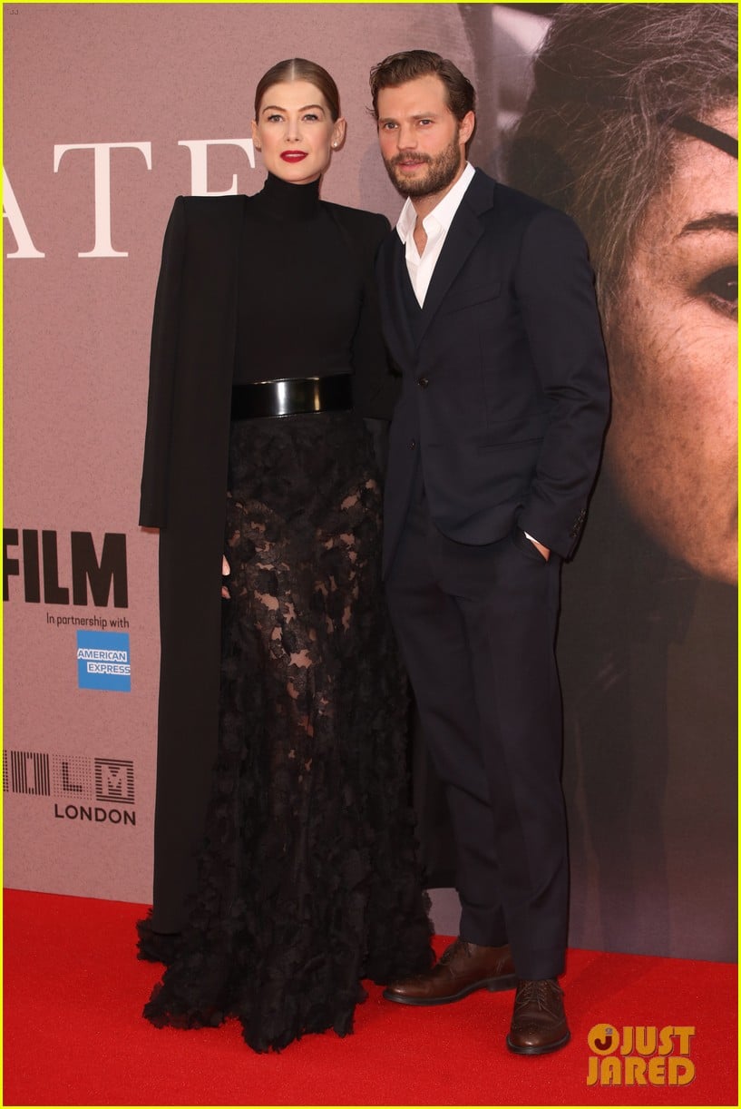 Jamie Dornan's Wife Amelia Warner Cradles Baby Bump at 'A Private War ...