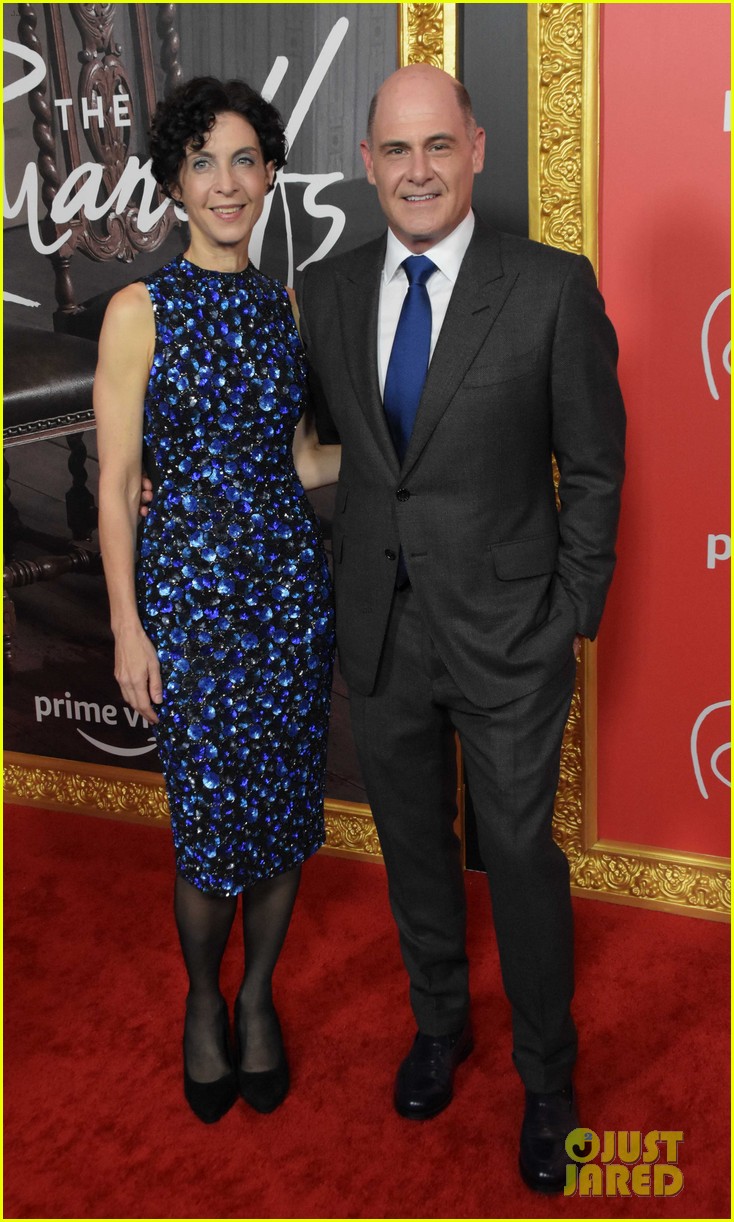 Aaron Eckhart, Amanda Peet, & More Stars Attend 'The Romanoffs ...