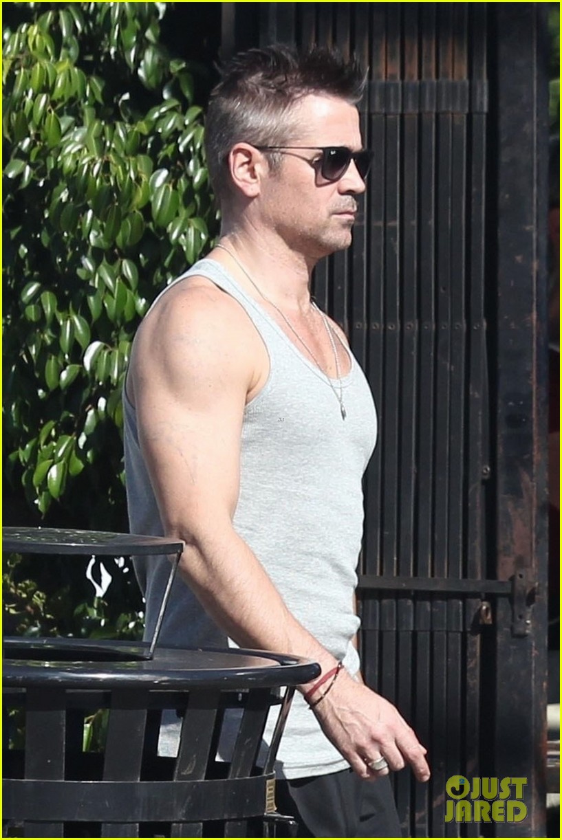 Colin Farrell Bares His Toned Muscles in a Tank Top: Photo 4168733 ...