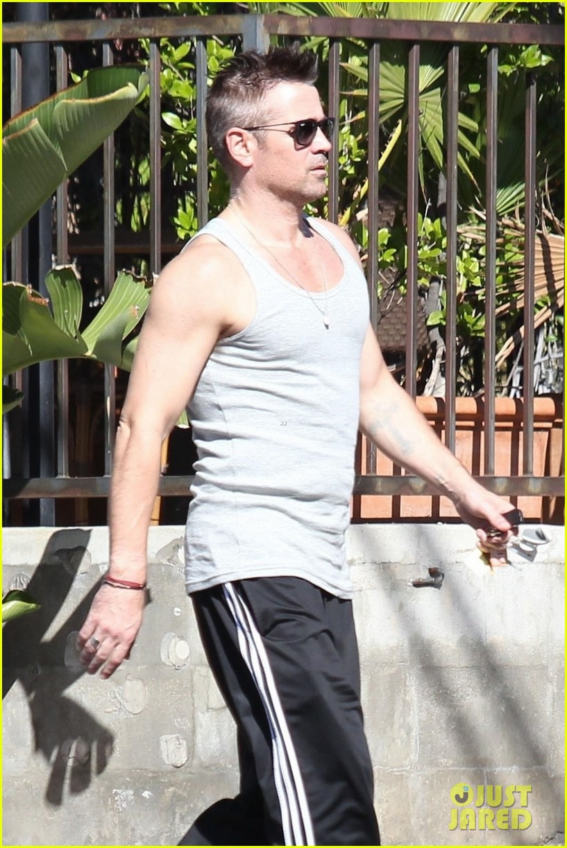 Colin Farrell Bares His Toned Muscles in a Tank Top: Photo 4168755 ...