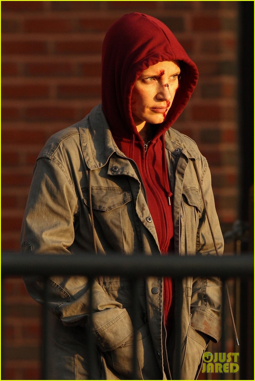 Jessica Chastain & Colin Farrell Are Bloody on the Set of 'Eve'!: Photo ...