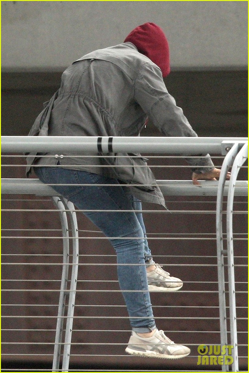 Jessica Chastain & Colin Farrell Are Bloody on the Set of 'Eve'!: Photo ...