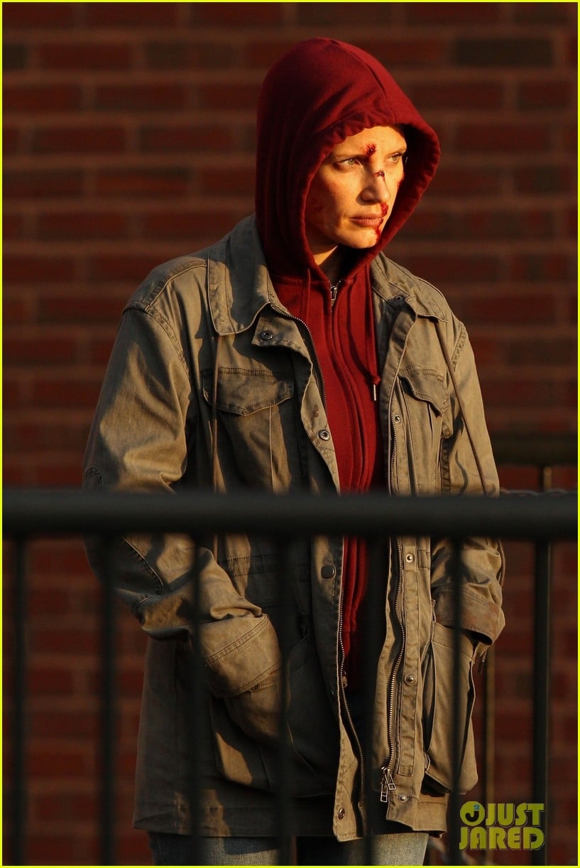 Jessica Chastain & Colin Farrell Are Bloody on the Set of 'Eve'!: Photo ...