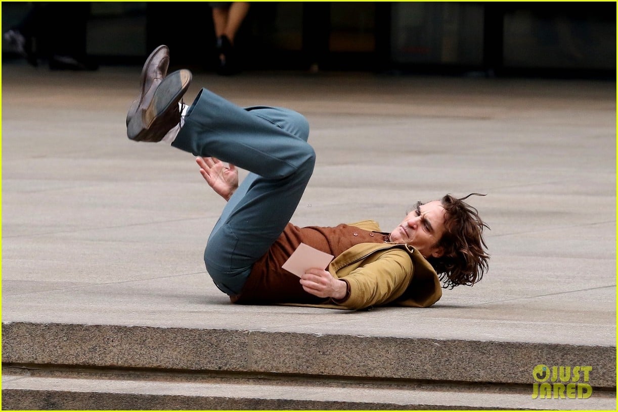 Joaquin Phoenix Takes a Big Fall While Filming 'Joker' Movie: Photo ...