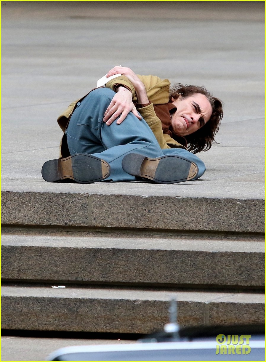 Joaquin Phoenix Takes a Big Fall While Filming 'Joker' Movie: Photo ...
