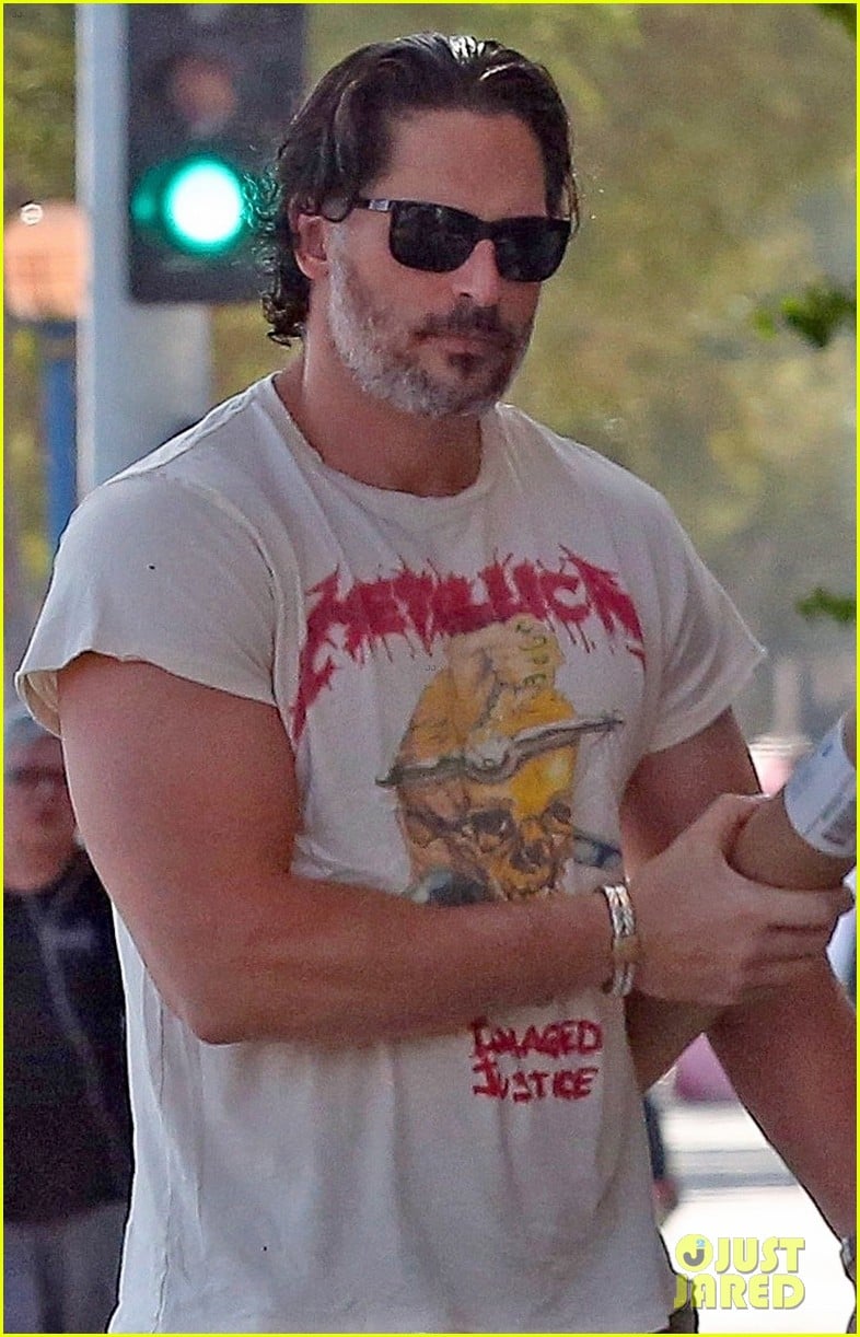 Joe Manganiello Shows Off His Super Buff Biceps in L.A.: Photo 4170556 ...