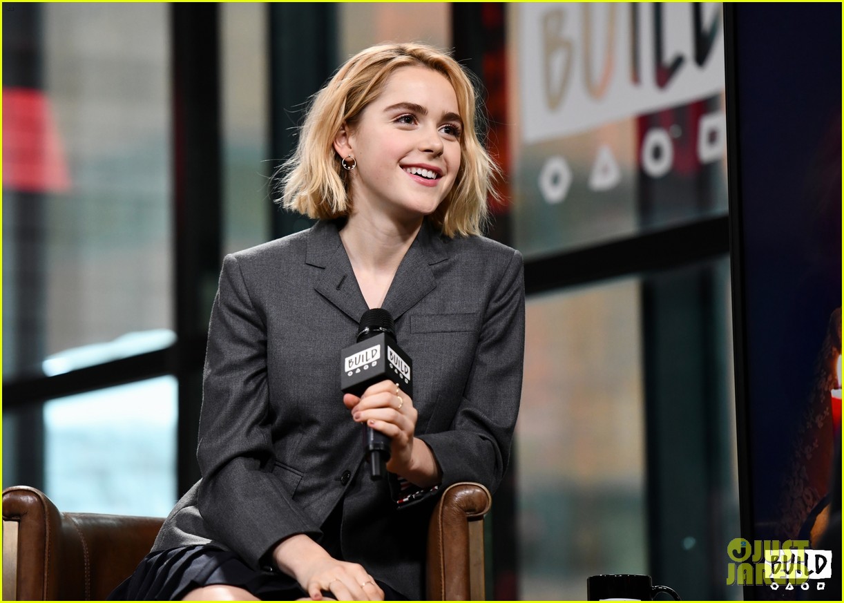 Photo: kiernan shipka blue socks build series 12 | Photo 4165120 | Just ...