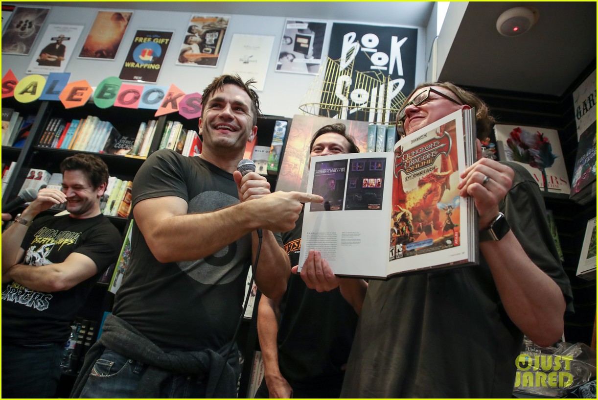 Jaime King & Joe Manganiello Support Kyle Newman at His 'Dungeons ...