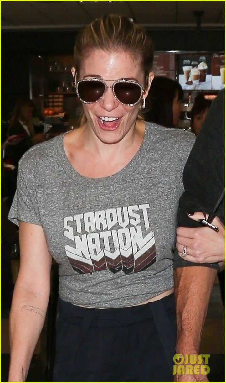 LeAnn Rimes & Eddie Cibrian are All Smiles Jetting into LAX!: Photo ...