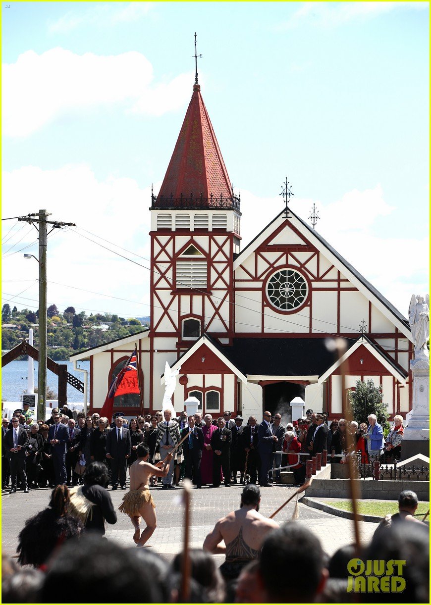 Meghan Markle & Prince Harry Receive a Powhiri Welcome on Final Day of ...