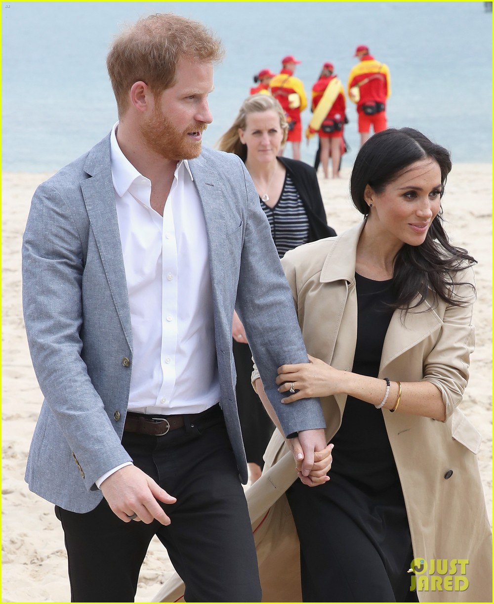 Prince Harry & Meghan Markle Hit the Beach in Melbourne!: Photo 4166506 ...
