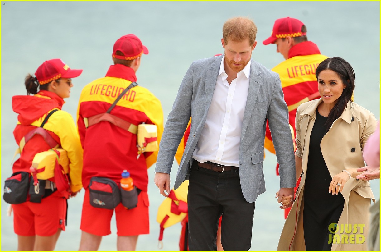 Prince Harry & Meghan Markle Hit the Beach in Melbourne!: Photo 4166513 ...