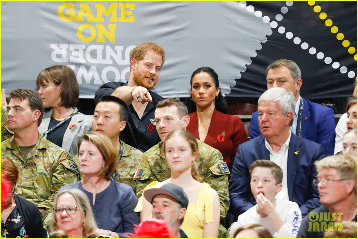 Meghan Markle & Prince Harry Cheer on Invictus Games Finalists!: Photo ...