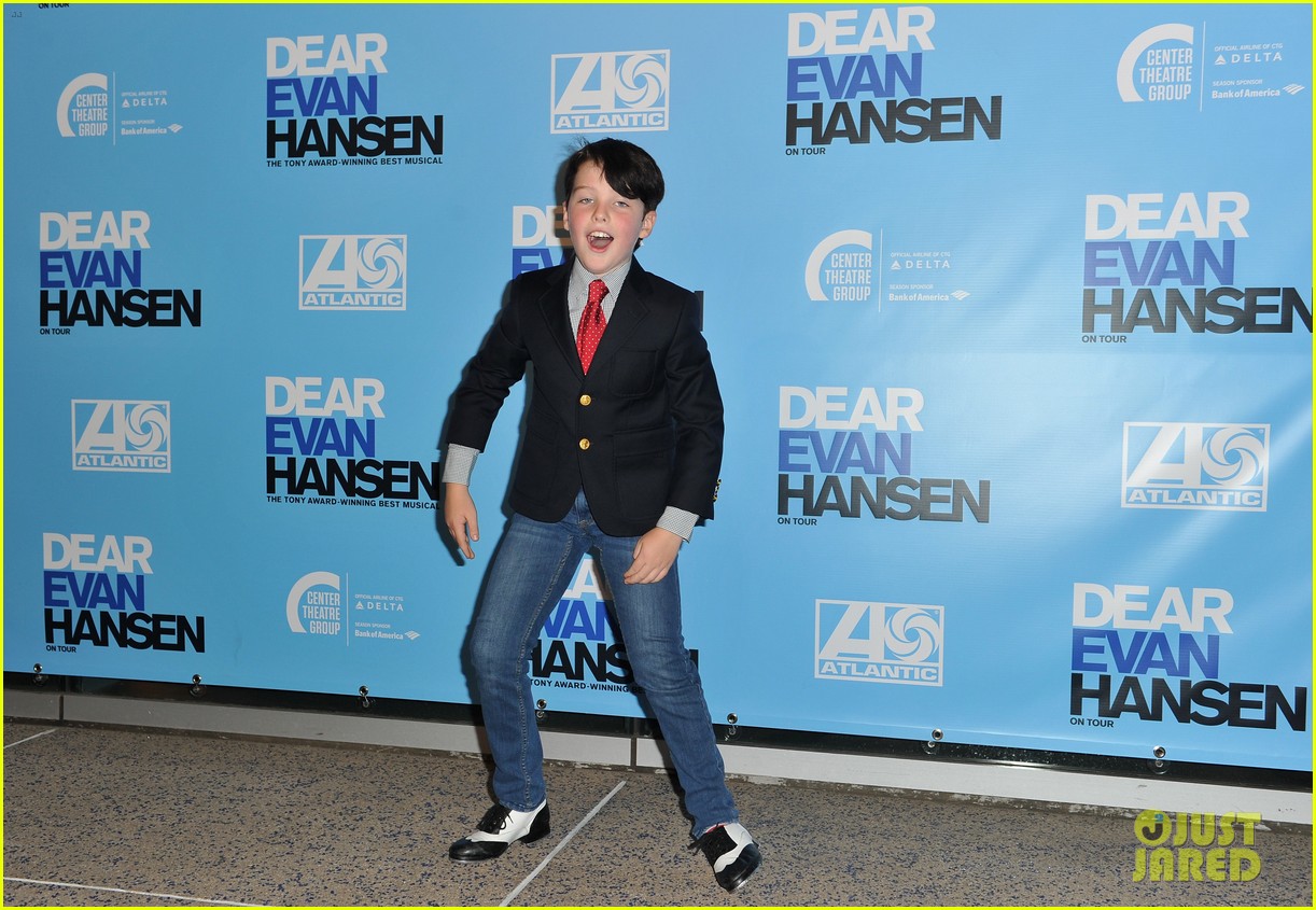 Chrissy Metz & Maya Rudolph Check Out 'Dear Evan Hansen' on Tour: Photo ...