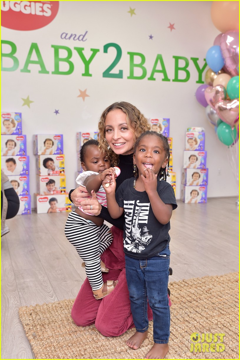 Nicole Richie Celebrates 'Huggies' Charitable Milestone With Baby2Baby ...