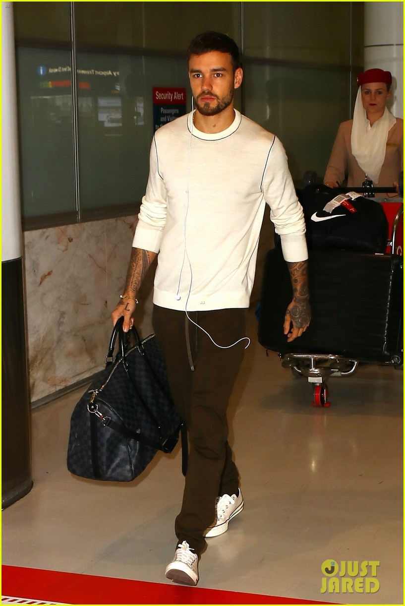 Liam Payne Keeps Things Cool for His Flight into Sydney: Photo 4162850 ...
