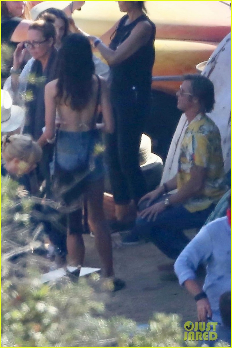 Brad Pitt Hangs Out on Set with Lena Dunham & Margaret Qualley: Photo ...