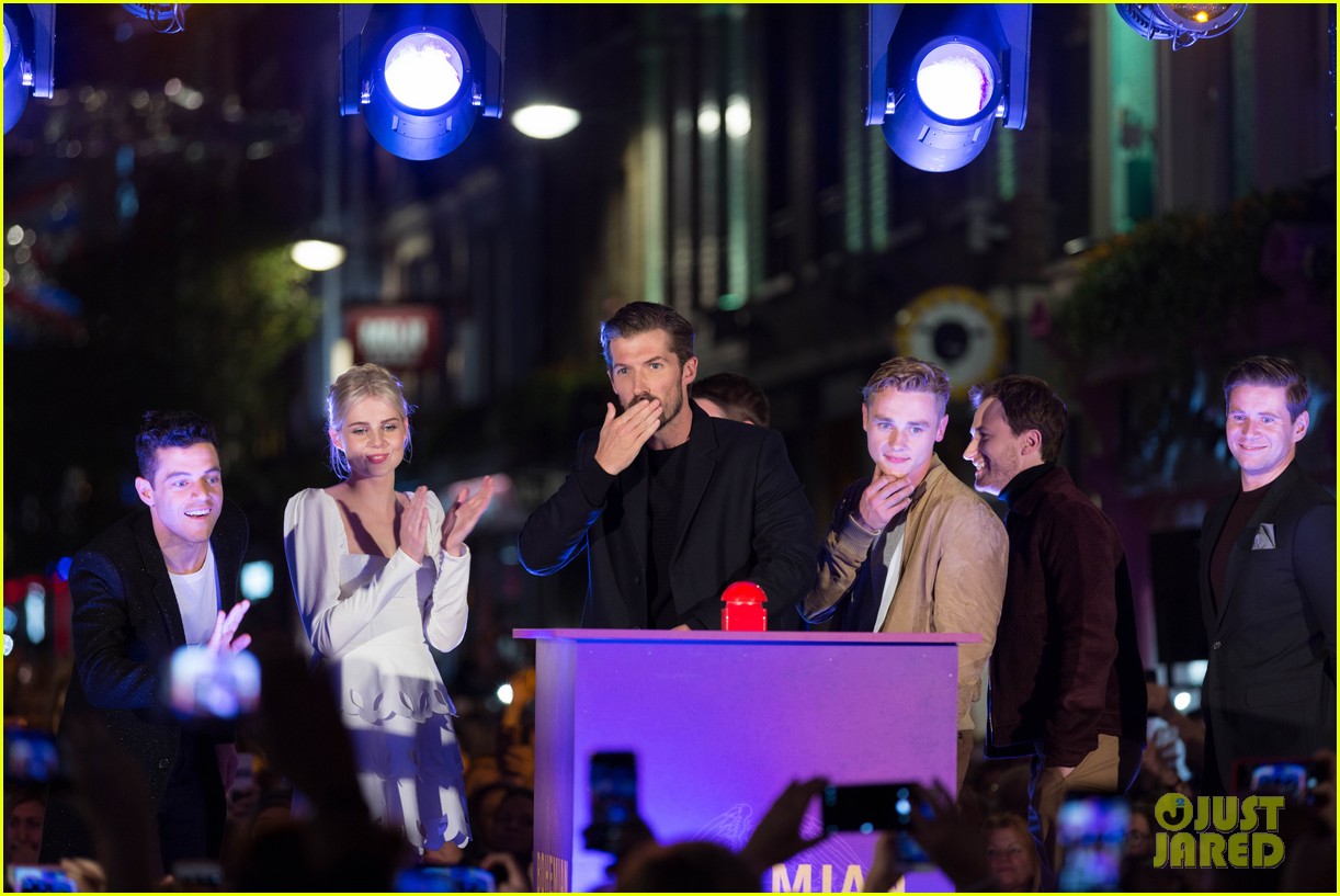 Rami Malek Joins Queen & 'Bohemian Rhapsody' Cast for Carnaby Street ...