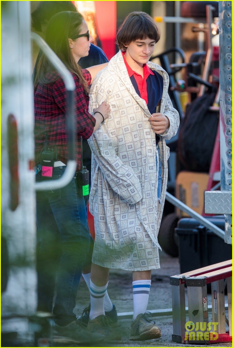 'Stranger Things' Cast Returns to a Season One Location While Filming ...