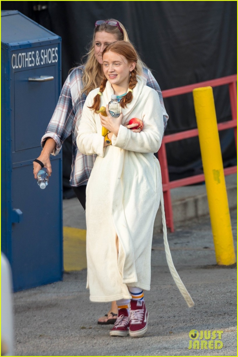 'Stranger Things' Cast Returns to a Season One Location While Filming ...