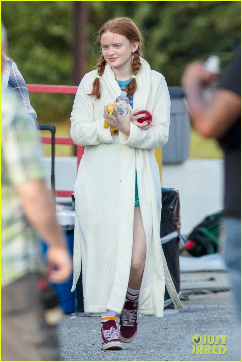 'Stranger Things' Cast Returns to a Season One Location While Filming ...