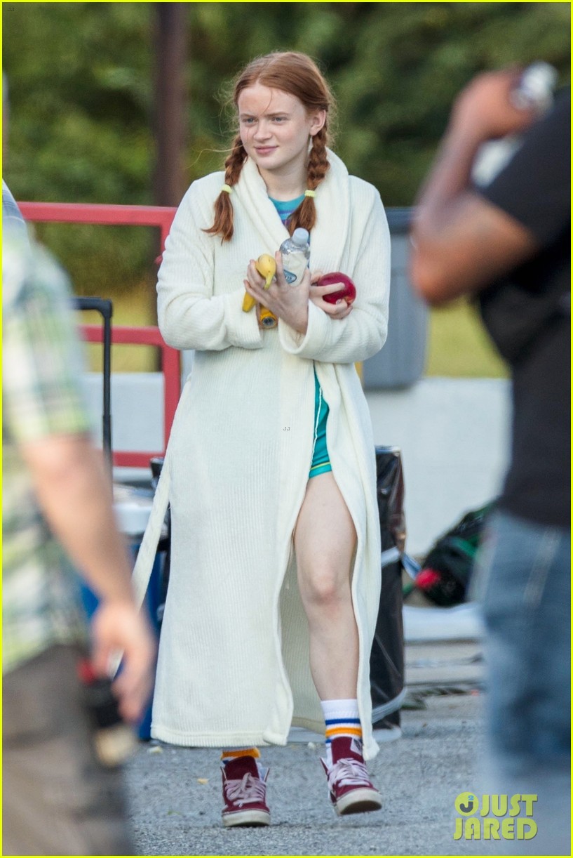 'Stranger Things' Cast Returns to a Season One Location While Filming ...