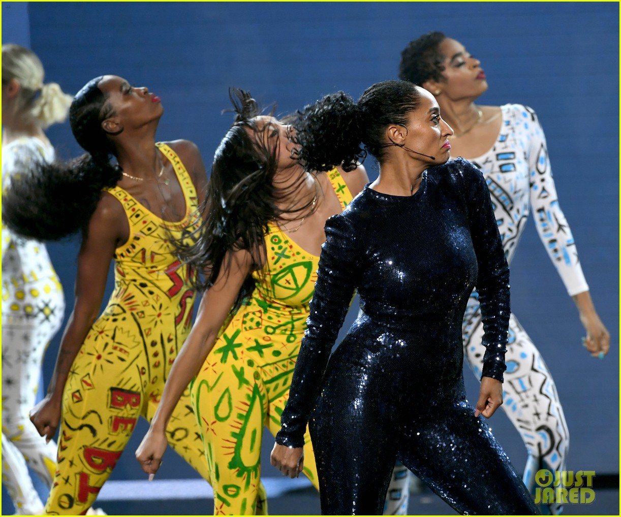 Tracee Ellis Ross Performs a Dance Medley at AMAs 2018!: Photo 4161730 ...