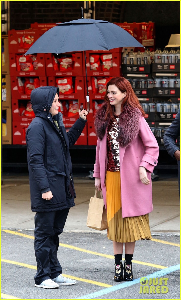 Anne Hathaway & Gary Carr Film Romantic Scene for 'Modern Love' in ...