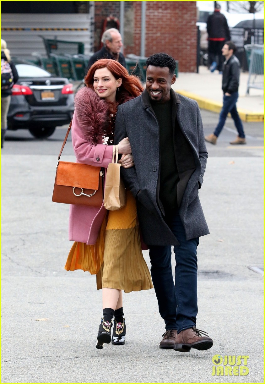Anne Hathaway & Gary Carr Film Romantic Scene for 'Modern Love' in ...