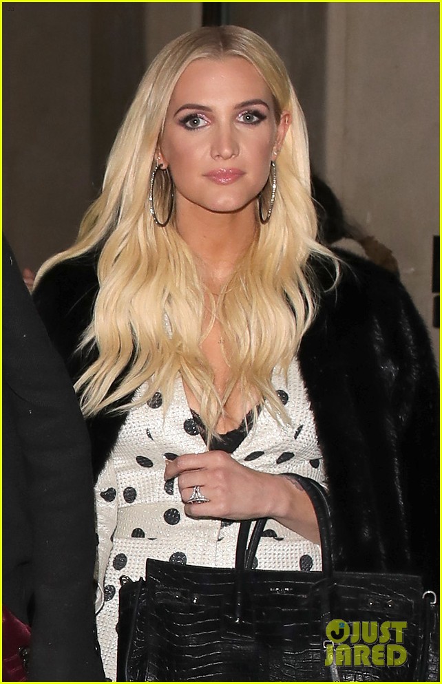 Ashlee Simpson Evan Ross Make It Date Night In London Photo 4177197 Ashlee Simpson Photos ashlee-simpson-evan-ross-make-it-date-night-in-london-photo-4177197-ashlee-simpson-photos