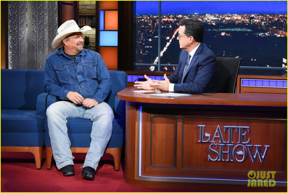 Garth Brooks Praises Lady Gaga & Bradley Cooper in 'A Star Is Born ...