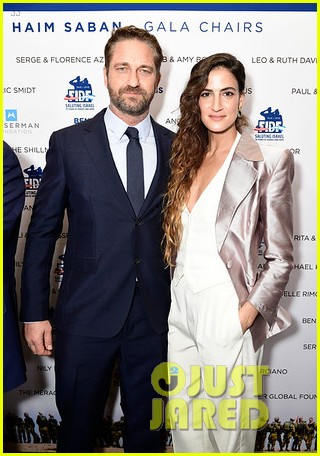 Gerard Butler & Ashton Kutcher Support Israel Defense Forces Soldiers ...